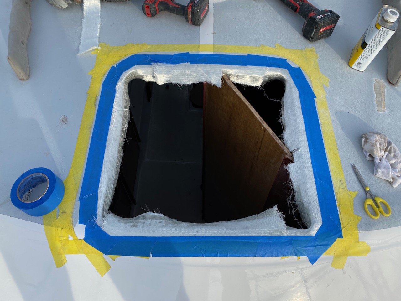 Glassed in edges for the hatch opening – "Bold Flight"